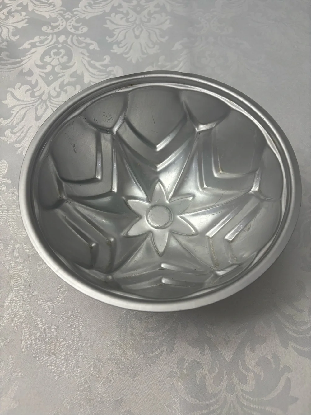 Wear-Ever | Kitchen | Vintage Wearever 321 Aluminum Petal Flower Shape ...